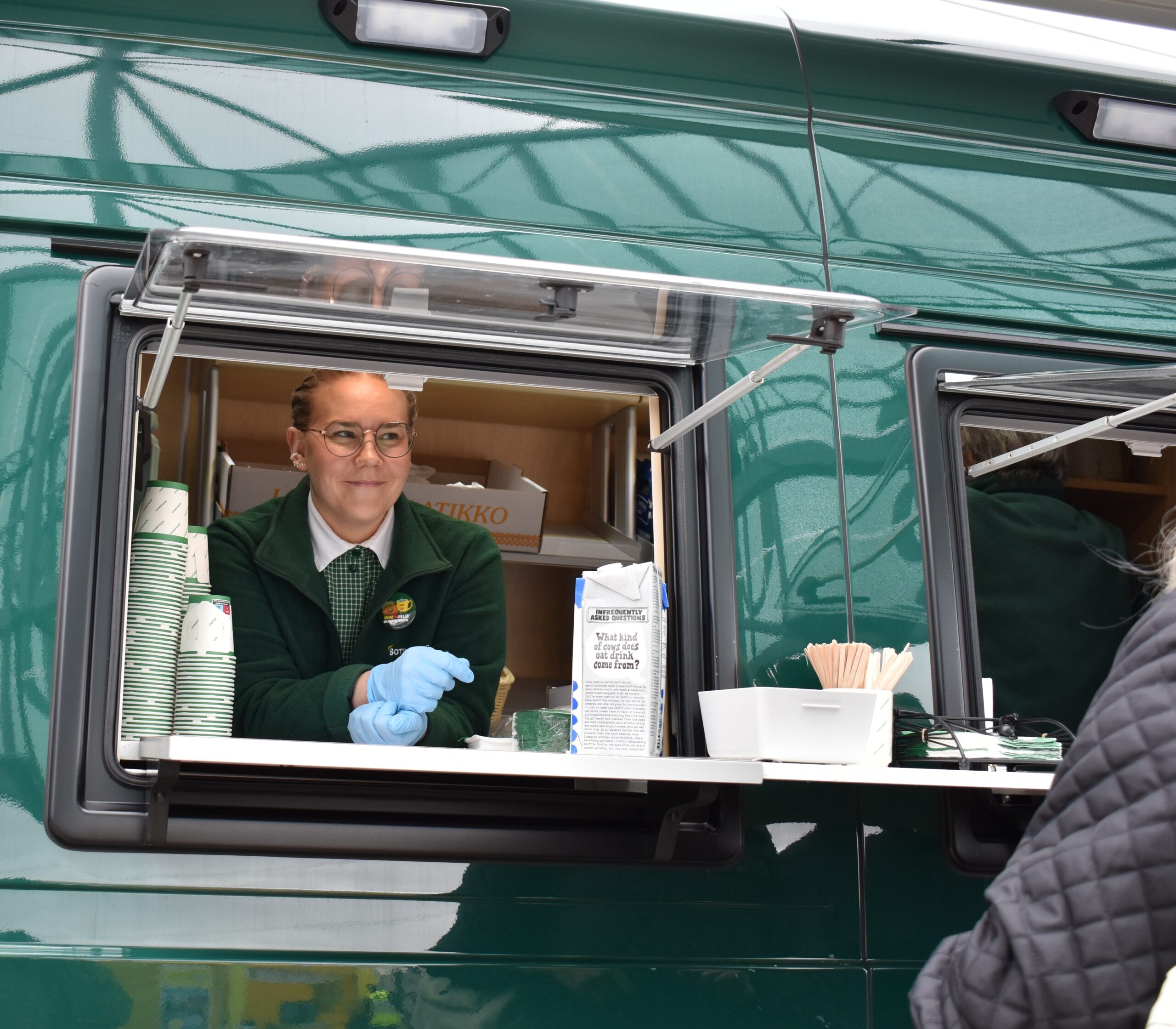 Sotilaskoti juhlii huomenna - Varusmies